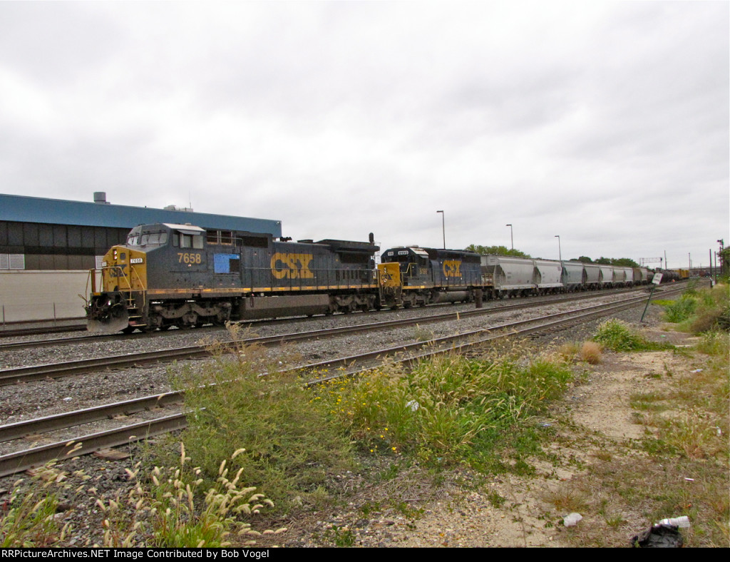 CSX 7658 and 8199